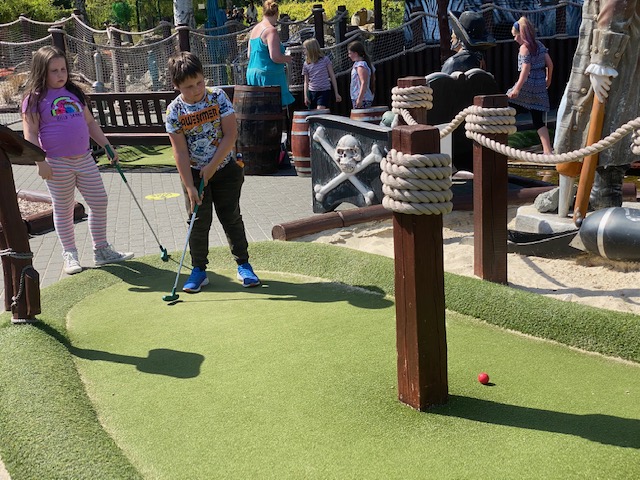 A Day Out at Rascal Bay Adventure Golf ⋆ Jupiter & Dann