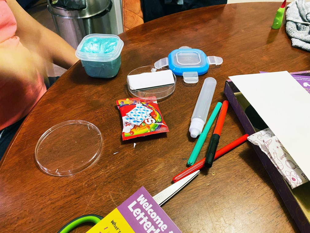 Letterbox Lab Explore Box, Box 1: Hidden Rainbows ⋆ Jupiter & Dann